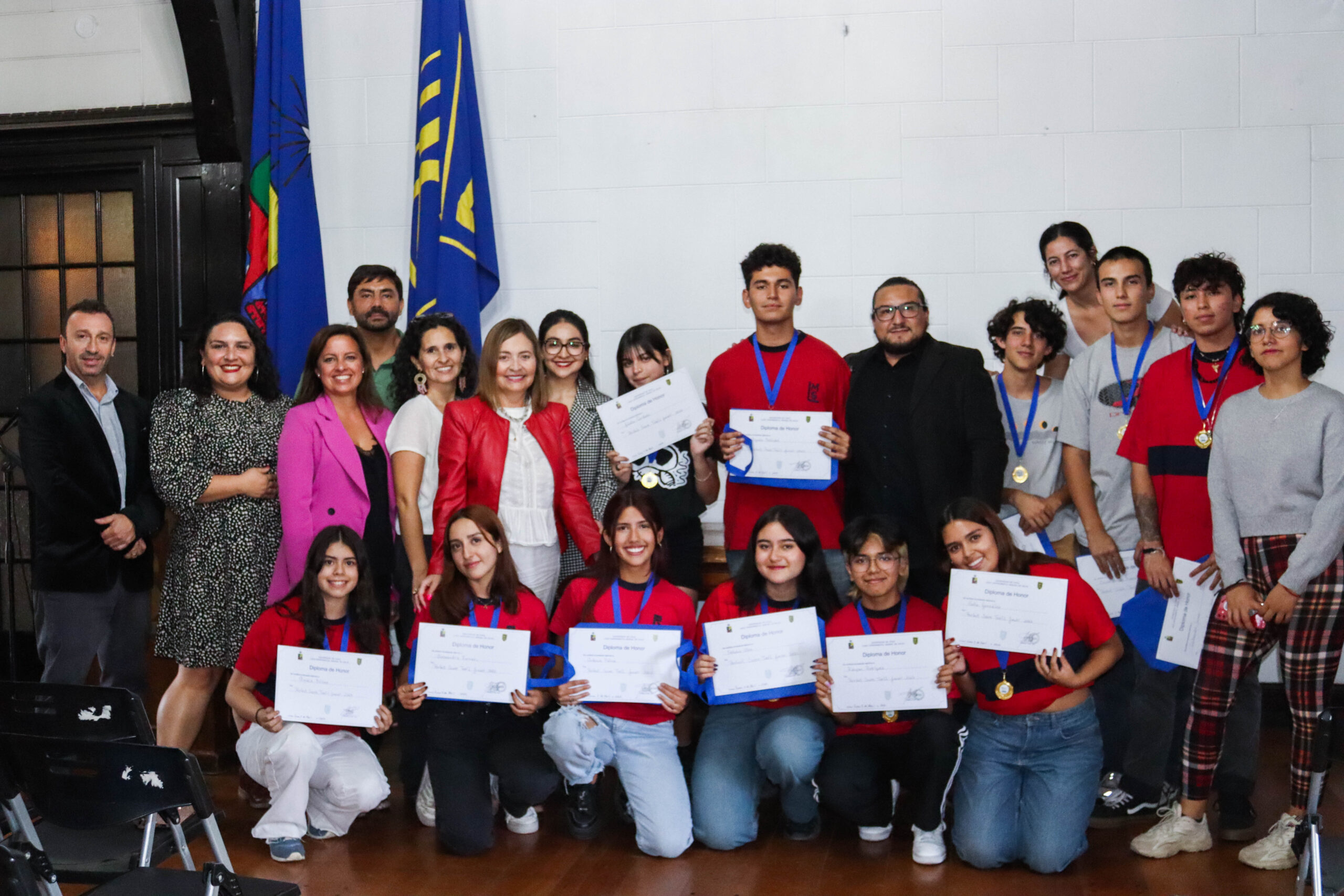 LMS | Estudiantes de Primero y Cuarto Medio reciben certificación ...