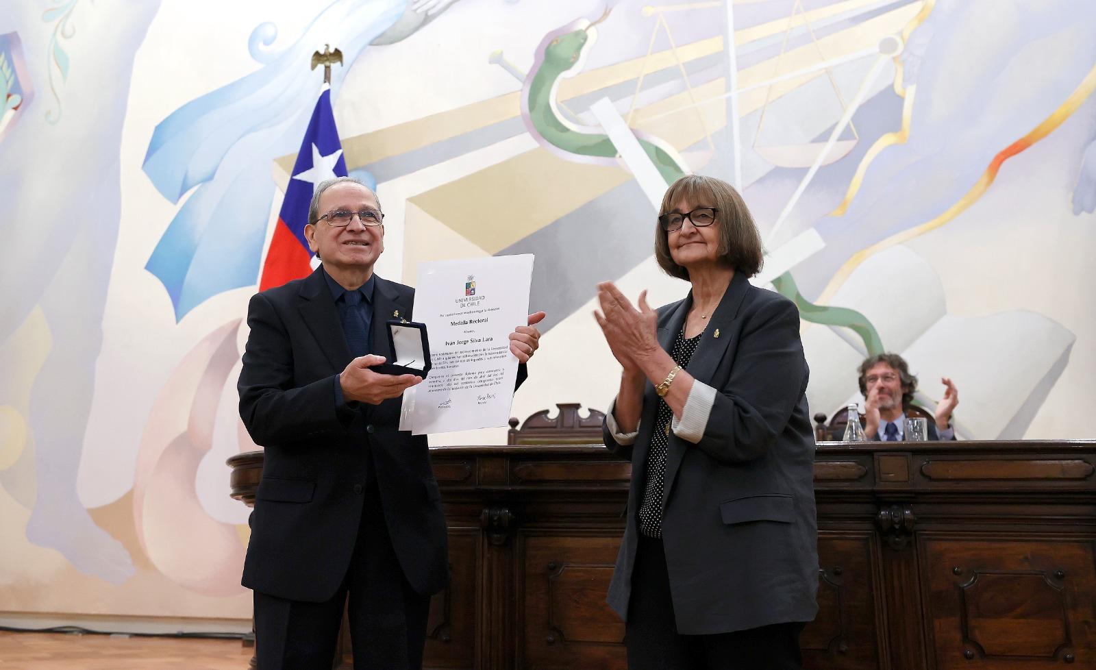 LMS | Universidad de Chile otorgó Medalla Rectoral a Iván Silva tras 52 ...