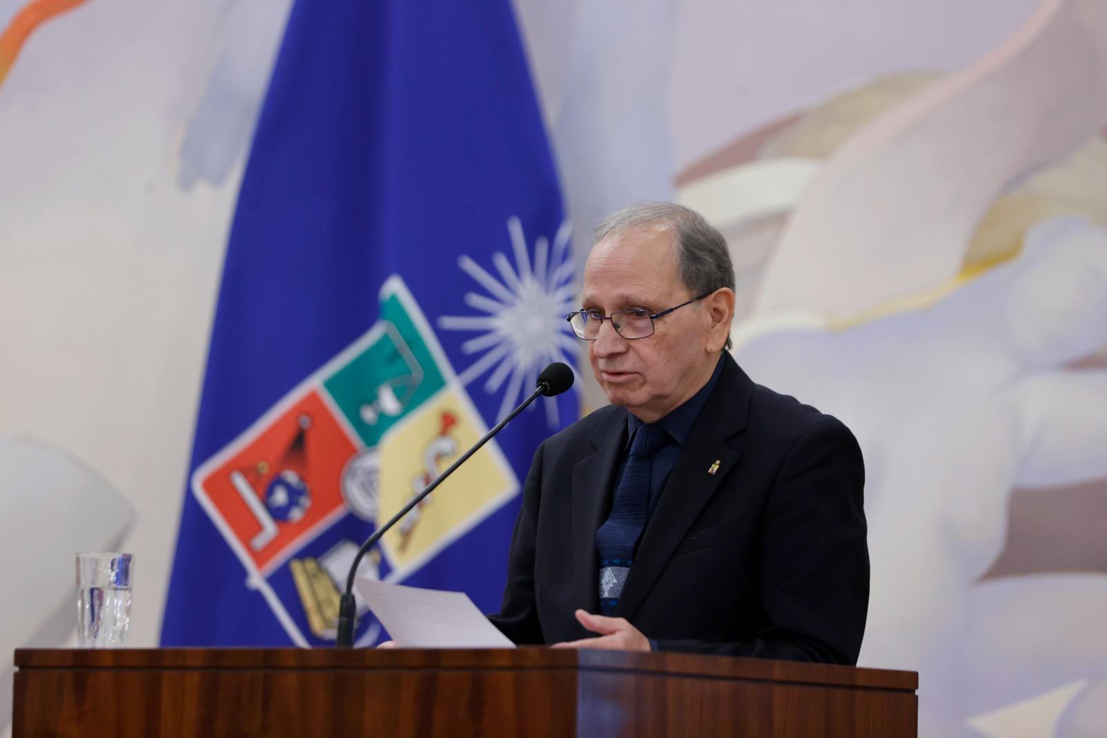LMS | Universidad de Chile otorgó Medalla Rectoral a Iván Silva tras 52 ...