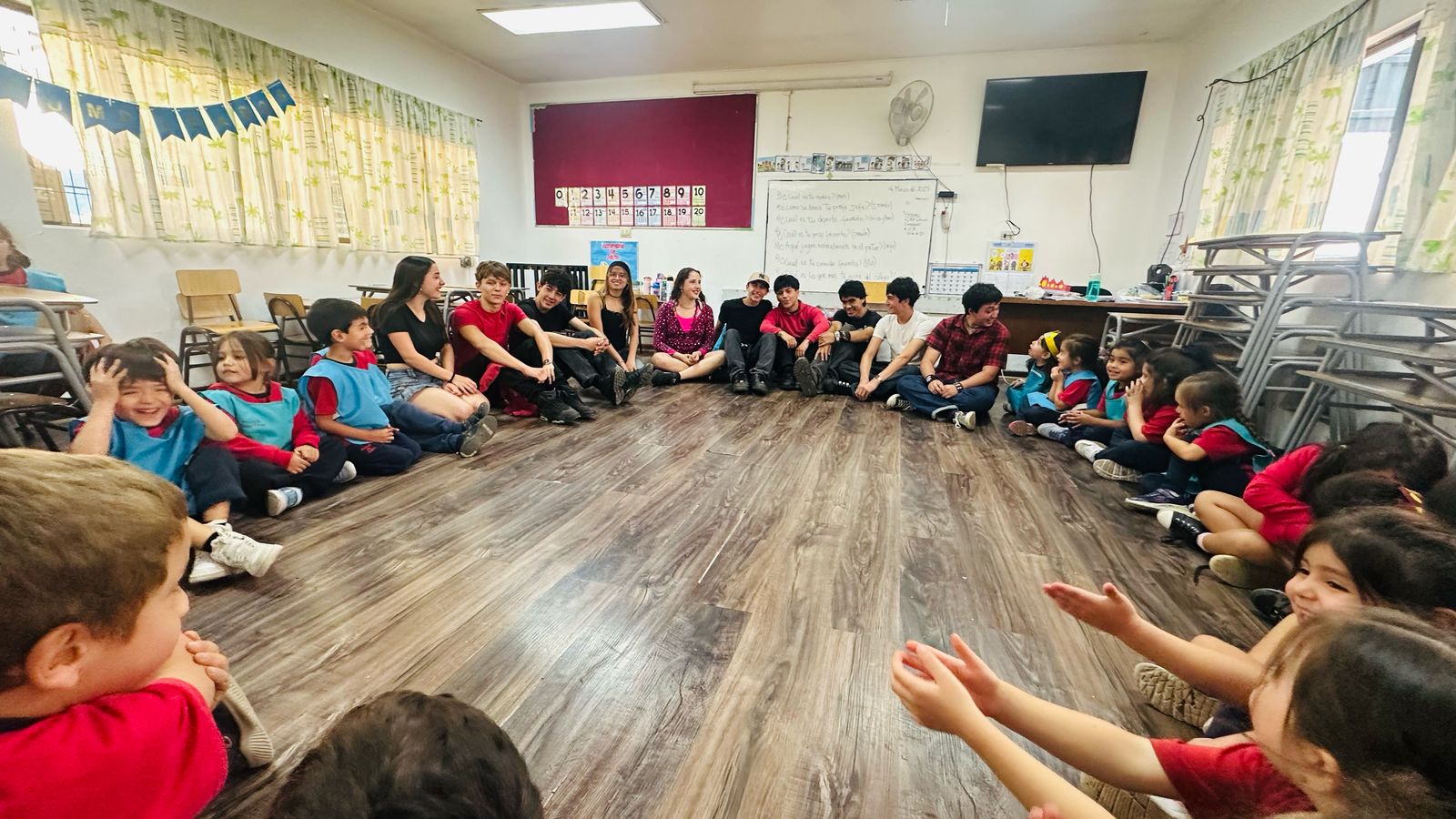LMS | Estudiantes de Cuarto Medio compartieron sus historias escolares ...
